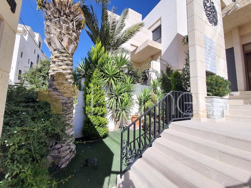 Luxury villa for sale in Khalda , with a building area of 580m Homes-Jordan
